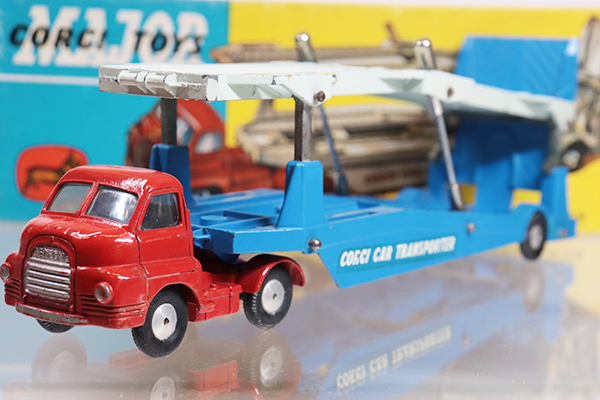 ミニカーショップ ケンボックス CORGI★1101★CARRIMORE CAR TRANSPORTER ※CORGI・コーギー・チップ・箱 ...